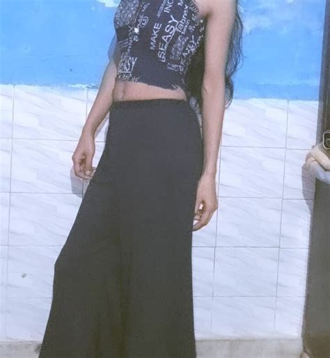 Janvi 24 Webcam Model Profile Superchatlive