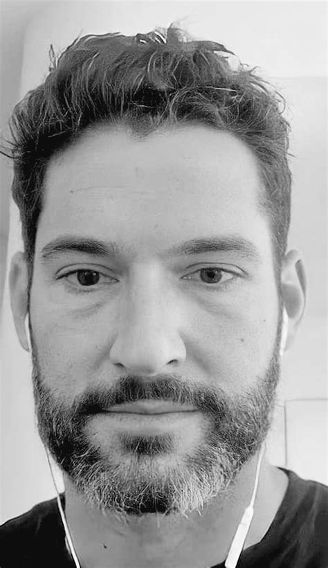 Tom Ellis Lucifer Star Wars Wedding Pics Hot Guys Hot Men Owen