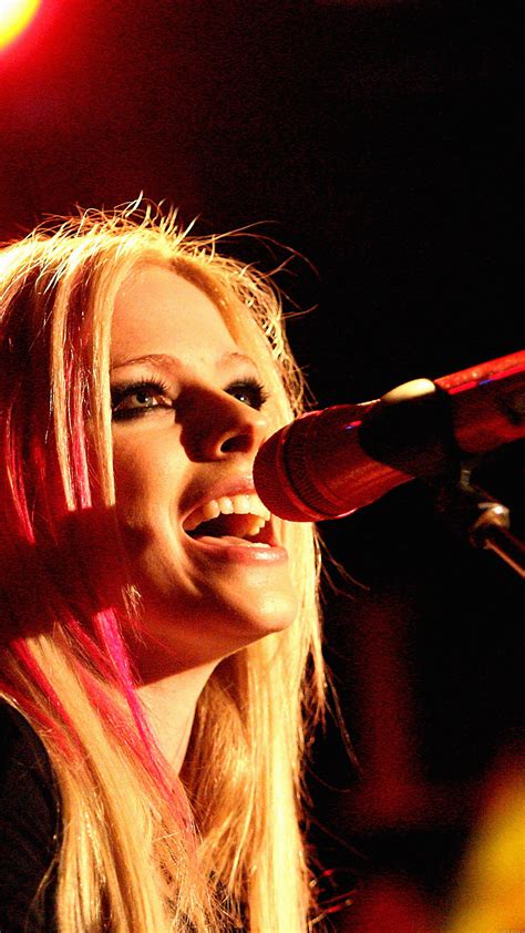 Live Concert Avril Lavigne 1242x2208 Wallpaper