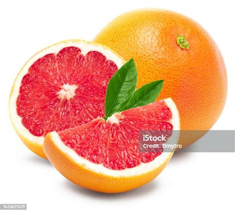 흰색 배경에 고립 된 조각과 녹색 잎이있는 자몽 클리핑 경로 0명에 대한 스톡 사진 및 기타 이미지 0명 감귤류 과일 건강한 생활방식 Istock