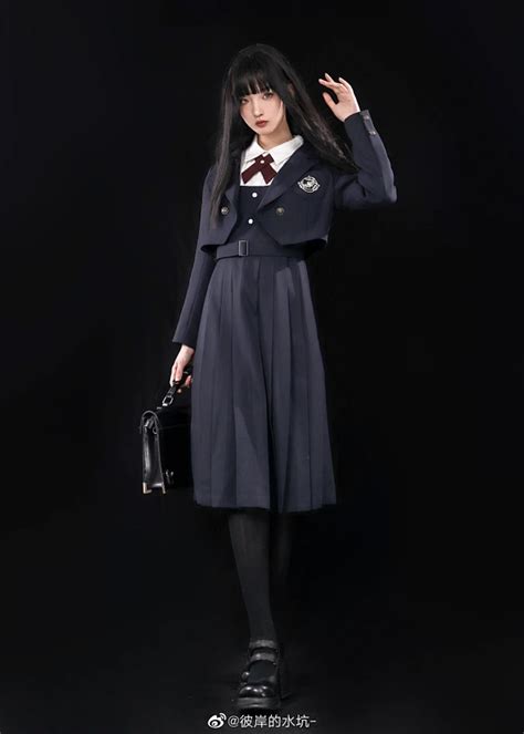 黑色长款百褶裙制服，日式校服jk长发真人照片，黑色皮鞋武士刀 花瓣网