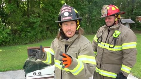 Watch Handyman Hal S01 E03 Handyman Hal Works At The Car Wash Drive