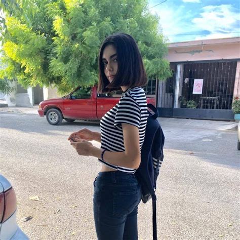 Pack De Sabrina Loaiza Linda Jovencita Culona Enseñando Sus Ricas Tetas