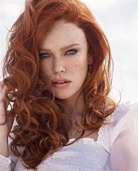 Alexandra Madar Scrolller