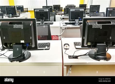 Empty Science Lab Classroom Hi Res Stock Photography And Images Alamy