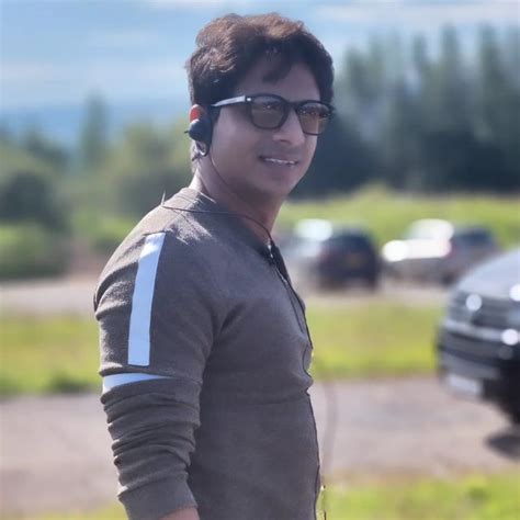 Nimit26101 Nimit26101 • Threads Say More