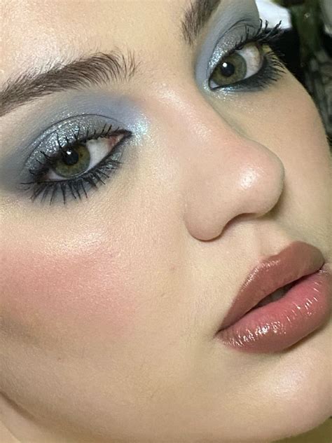 Grey 90s Makeup в 2024 г Макияж глаз Идеи макияжа Макияж