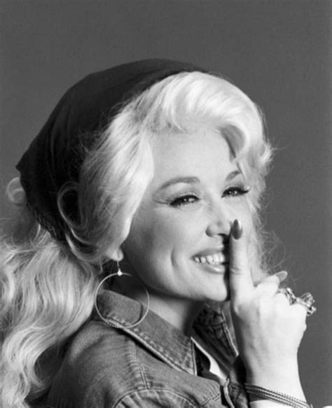 Dolly Parton 1973 9gag