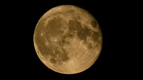 How To See Augusts Rare Super Blue Moon
