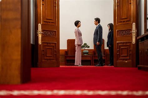 돌풍 작가 분노 정당한가 성찰 설경구x김희애 전적으로 신뢰 일문일답