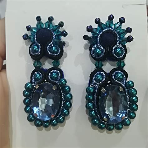 ხელნაკეთი სამკაულები