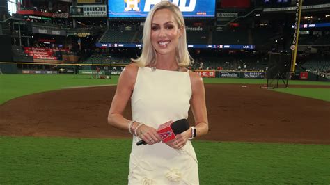Stunning Mlb Reporter Erica Weston Turns Heads With Sideline Outfit As