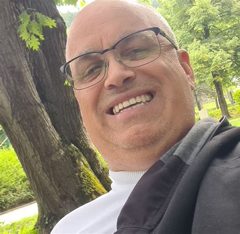 Nehat Д р Нехат Садику ПОЛИТИЧКИ КОНСТРУКТИ ПСИХОАНАЛИТИЧКА СОЦИОЛОШКА И ПОЛИТОЛОШКА АНАЛИЗА