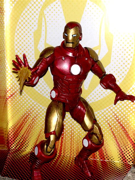Custom Iron Man (first custom) : r/MarvelLegends