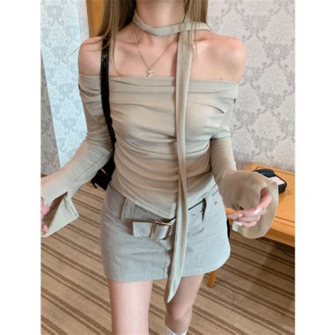 머플러 오프숄더 셔링 트임 컷팅 티셔츠 사선 입술티