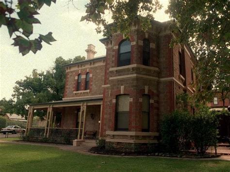 Nữ sinh vén màn sex tour bên trong trường đại học Úc