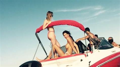 El Topless De Magalí Mora Que Calentó Las Aguas Del Tigre Infobae