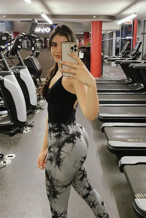 Sexy Pose R Workoutgirls
