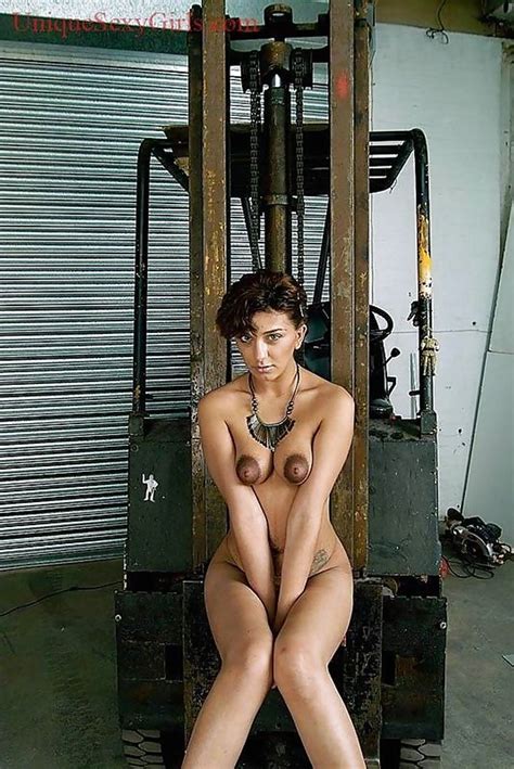 Pregnant Arab With Large Aureoles Posing Photo Gallery Porn Pics Sex