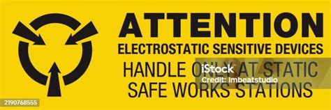 Static Awareness Labels 주의 정전기에 민감한 장치는 정전기 안전 화살표 기호 가로 노란색에서만 처리합니다 0명에 대한 스톡 벡터 아트 및 기타 이미지