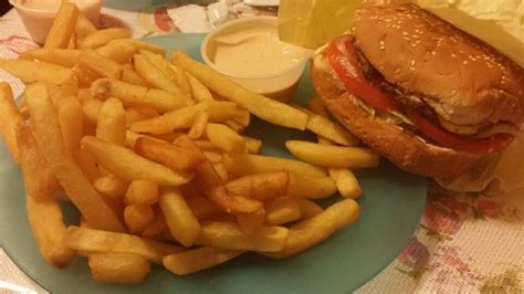 Louis Burgers Compton Ca 90221