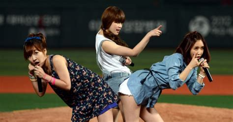 [포토] 그룹 와우 그라운드 위 공연 떨려요