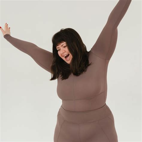 Best Plus Size Tops For Women To Add To Your Wardrobe