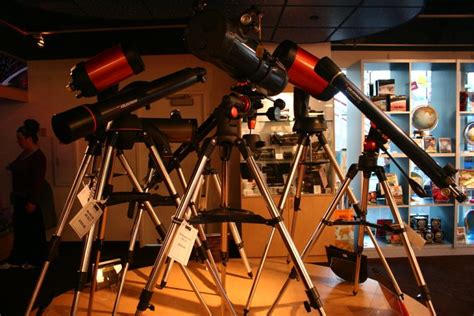 Refracting Vs Reflecting Telescopes Which Telescope Is Right For You Telescopes For