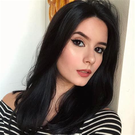 Maquiagem Simples E Natural Batom Nude Rosado Coral Cabelo Preto
