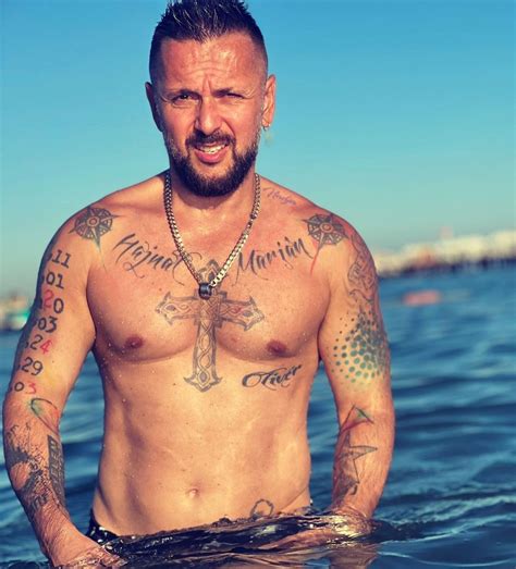 Majka Szerint Curtis Nagyr Szt Neki K Sz Nheti Az Ismerts G T