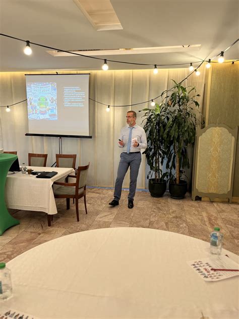 На кого да се доверим когато имаме нужда от качествен превод 🧐 На човека 💪 На машината 🦾