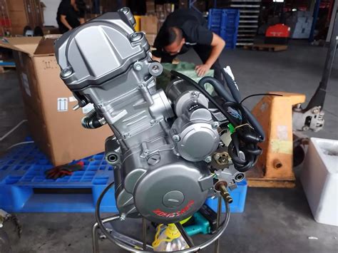 Factory Sale Zs174mn-5 Zongshen 300cc Motorcycle Engine 4 Valve 4 ...