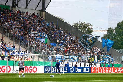 Weiblichen Hsv Fans Unter Bh Gegriffen Vorwürfe Gegen Essener Ordner