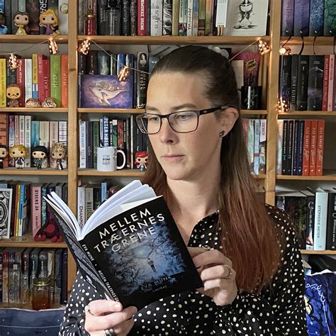 Forestilling Om Paradis Eva Munk Mellem Træernes Grene