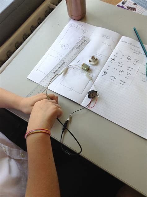 Year Creating Circuits Burnham On Crouch Primary Babe