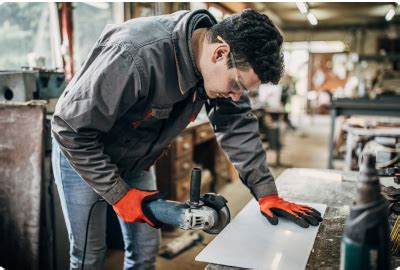 How To Cut Plexiglass Ways To Cut Plexiglass Sheets Regal Plastics Regal Plastics