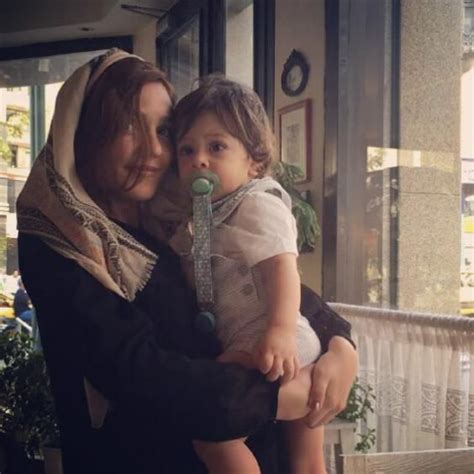 بیوگرافی مونا احمدی و همسرش عکس و مصاحبه با مونا احمدی