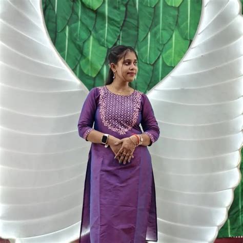 Mua Anusri Das Anusri Das Threads Say More