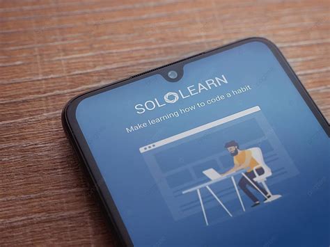 layar peluncuran aplikasi pembelajaran sololearncoding yang menampilkan