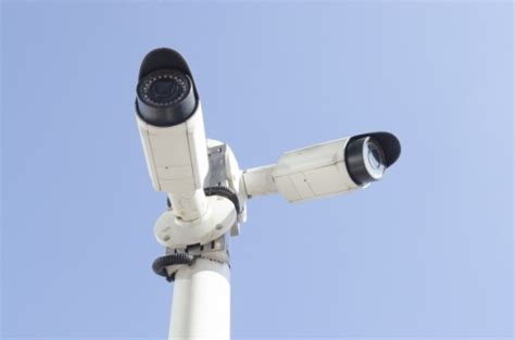 WebカメラをたくさんつないでOpenCVで一斉に映したら監視カメラっぽくなった 情報科 いっぽ まえへ