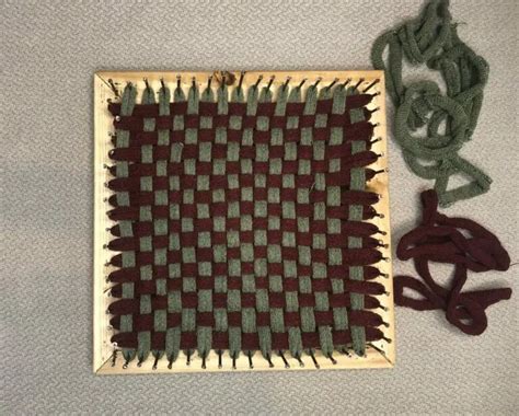 How To Make A Potholder On A Loom DIY Weaving Potholders Yarnhustler