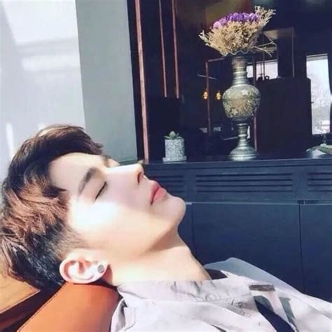 干净清爽男生头像干净有深度的男士微信头像干净阳光的男生头像清爽利落的阳光男孩头像 知乎