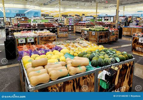 Sprouts Farmers Market Store Interior Editorial Image Image Of Purchase Grocery 313144230