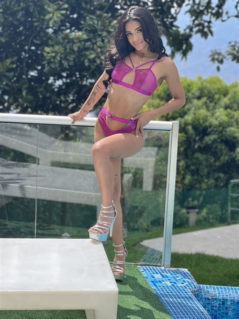 Breiny Zoe Free Nude Pics Galleries And More At Babepedia