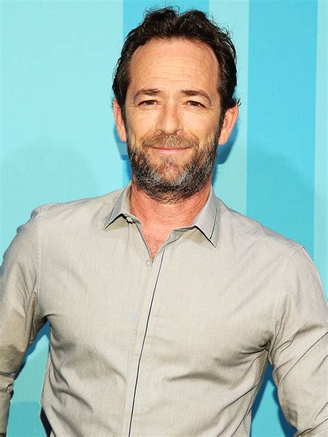 Luke Perry Biography Cause Of Death Wife Son Young Riverdale
