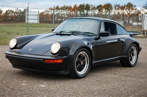Head To Head Porsche 930 Vs Ferrari 308 Gts Car And Classic Magazine