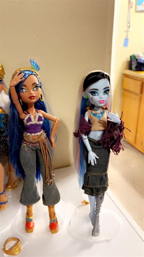 Tried Bratz Clothes On My Girls R Monsterhigh