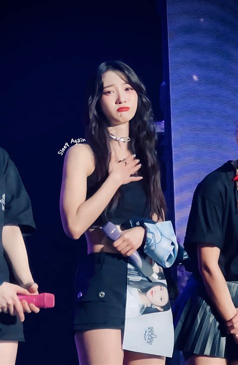 Oh My Girl Community Post 공주님이었다가 왕자님이었다가 강아지었다가 여신님이 된 배유빈 💜 어떻게 하면 이 여운이 뿌얘질지 방법을 알 수가 없어