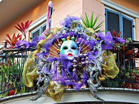 Pin By Ann Marie Leblanc On Nola Flowers In Hair Ball Hairstyles Mardi Gras