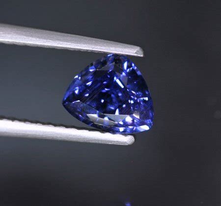 1.48 ct. Color Change Sapphire - The Gem Trader Rare Gems — The Gem Trader